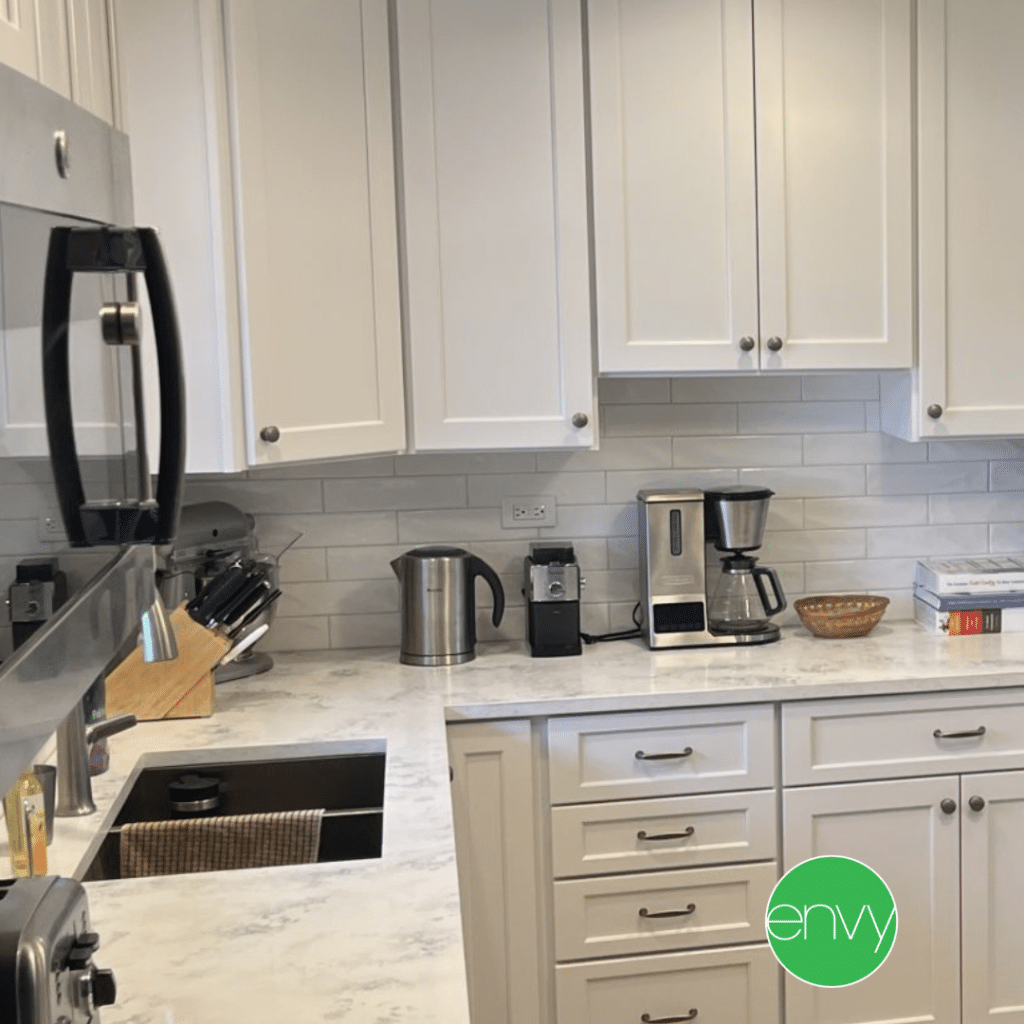 What Size Tile Looks Best as a Kitchen Backsplash Installation?